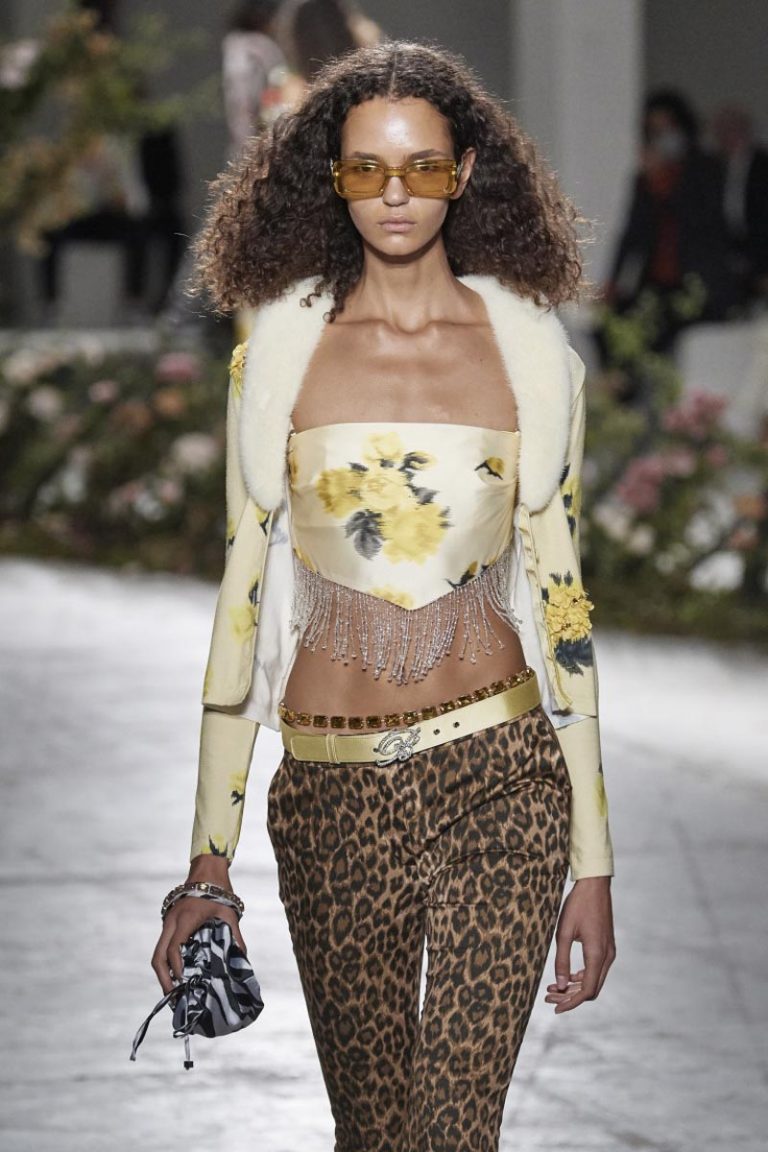 Moda anni 2000: outfit d'ispirazione sfilati in passerella | Life ...